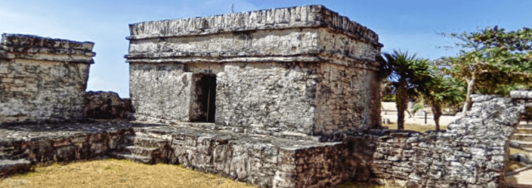 El Castillo en el Sitio Arqueológico de Tulúm | Mayan Peninsula